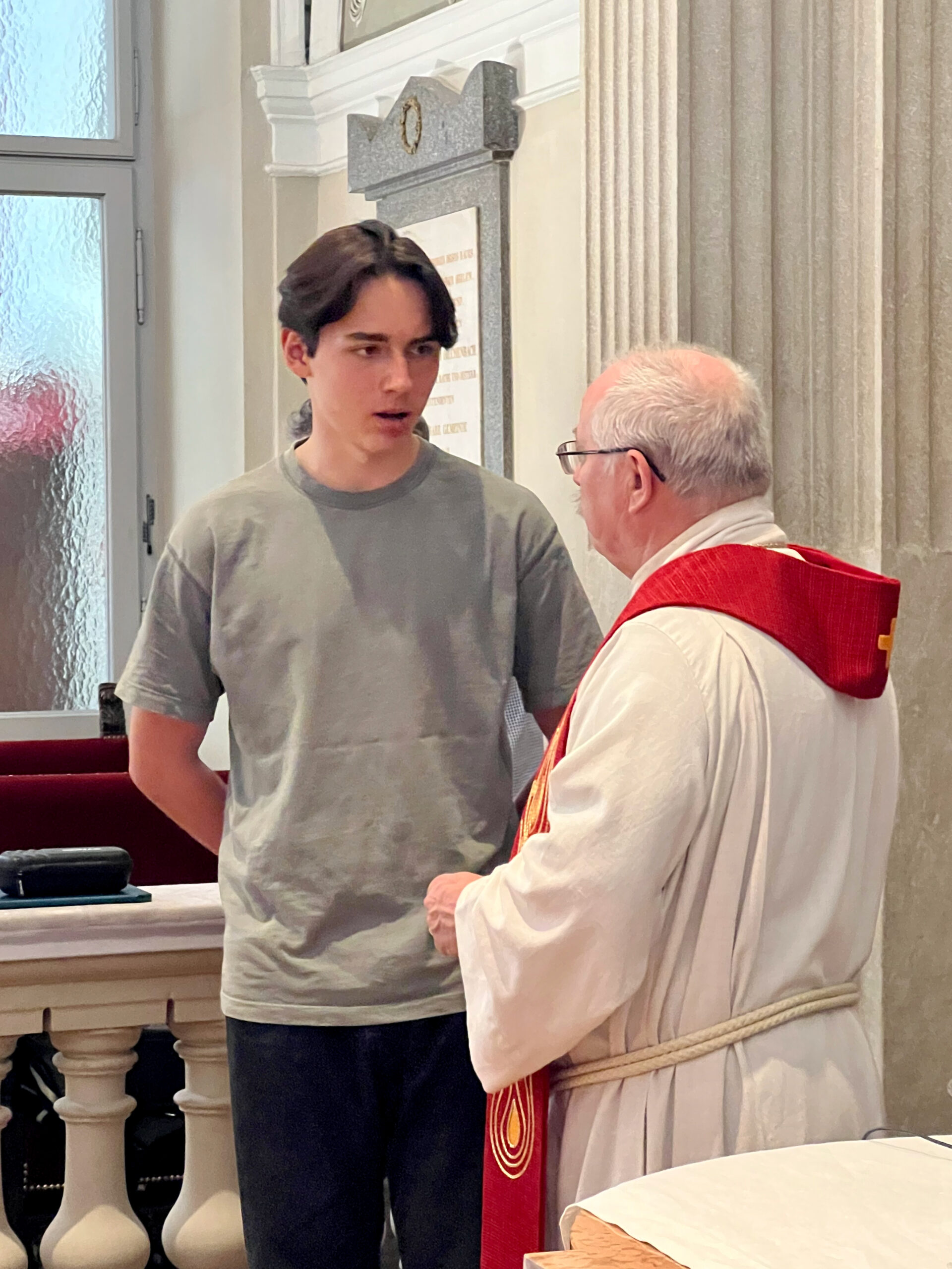 VCC Pentecost Service 19.05.2024 Edwin Corcoran talking to Pastor Neil Parker after service – 1 ...